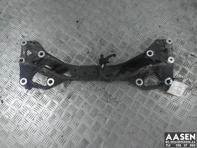 Bakaksel travers/ramme for Alfa Giulietta | Brukte bildeler til din bil ...